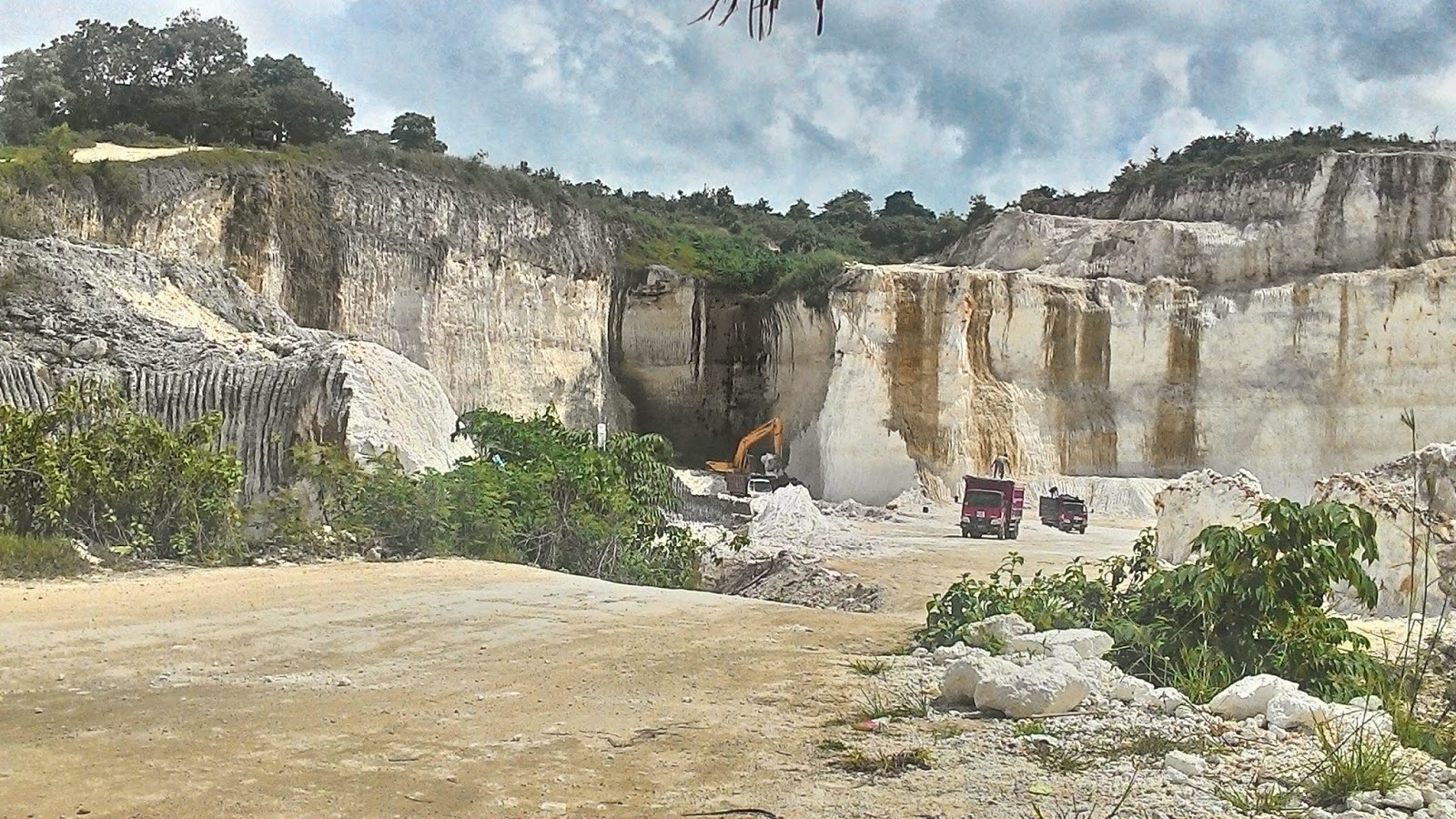 BETON SIPIL: URUGAN TANAH LIMESTONE